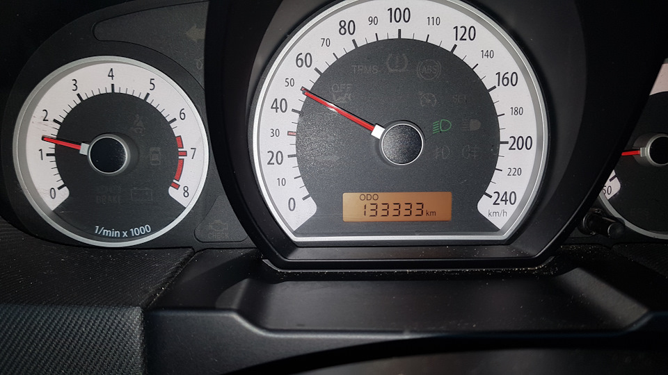 Накладки под капот — Audi A4 (B9), 2 л, 2018 года | аксессуары | DRIVE2