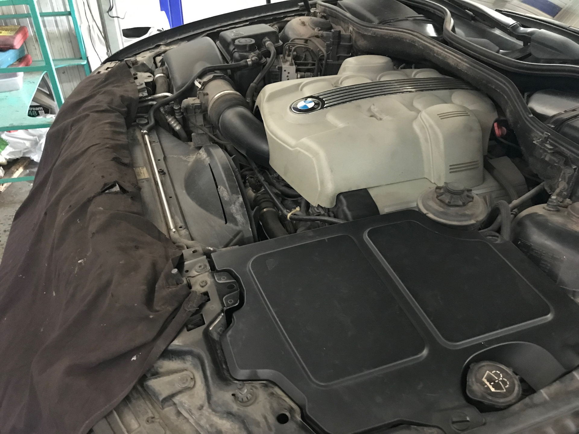 Замена роликов и ремней гены и кондея — BMW 7 series (E65/E66), 3,6 л, 2002 года | расходники ...