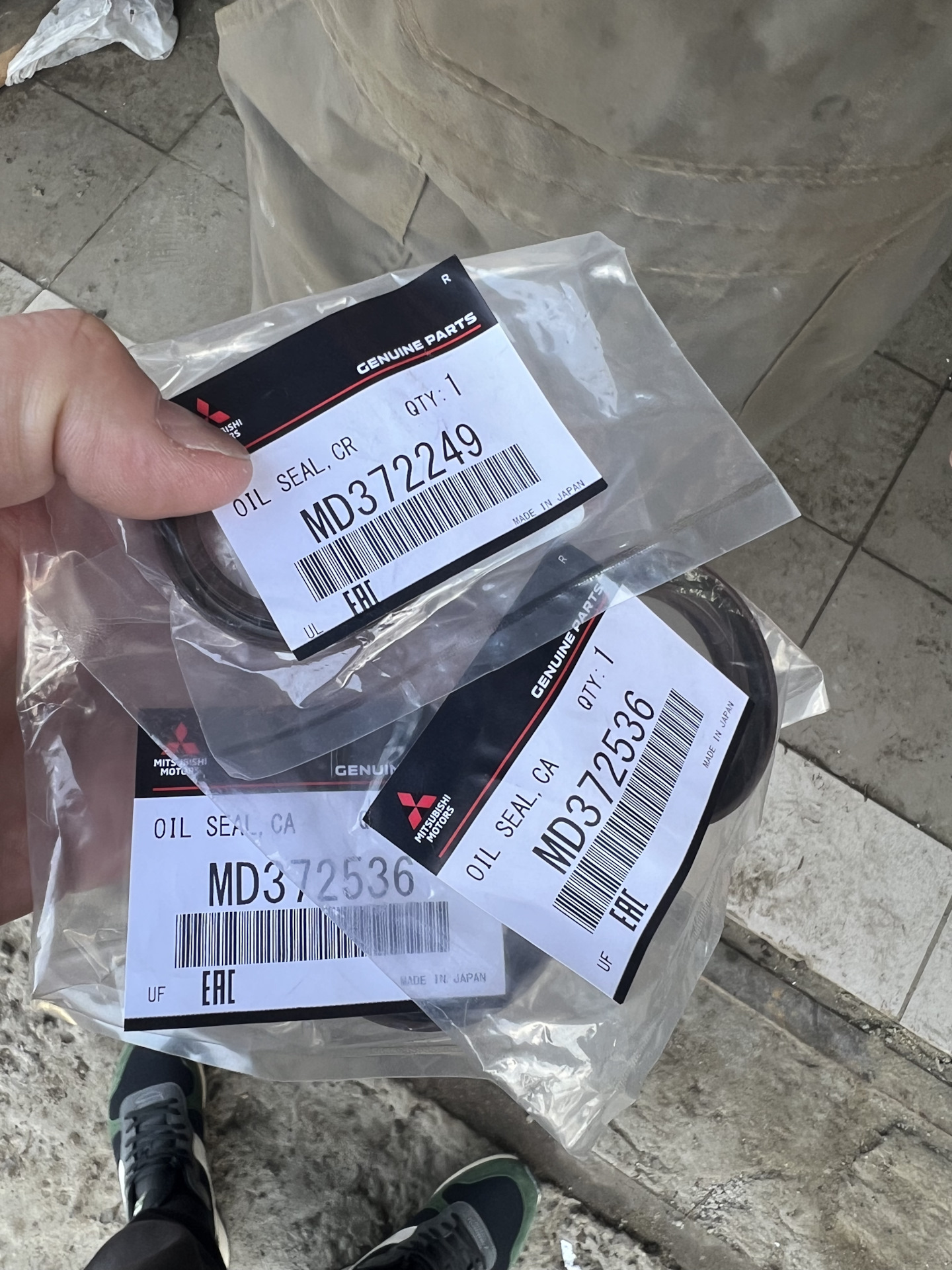 Замена сальников и фонарей — Mitsubishi Pajero (4G), 3 л, 2012 года ...