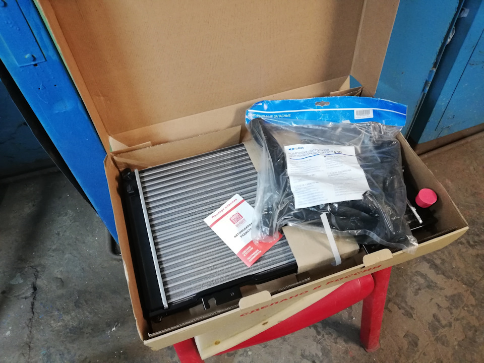 Радиатор охлаждения — Lada Приора хэтчбек, 1,6 л, 2009 года | своими ...