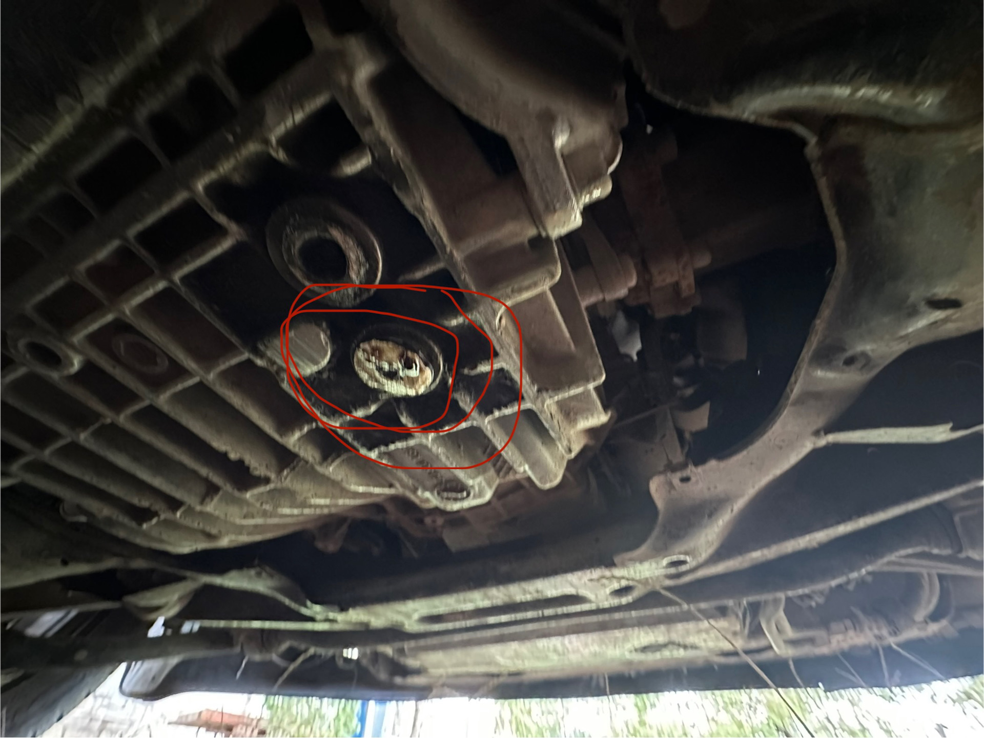 Помогите, Ауди а6 c5 течет какое то масло — Audi A6 Avant (C5), 2,5 л ...