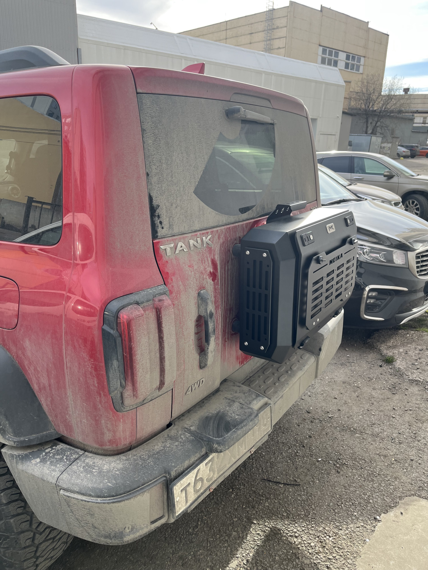 Техпост 1: Как заколхозить ящик на заднюю дверь — Tank 300, 2 л, 2024 года | стайлинг | DRIVE2