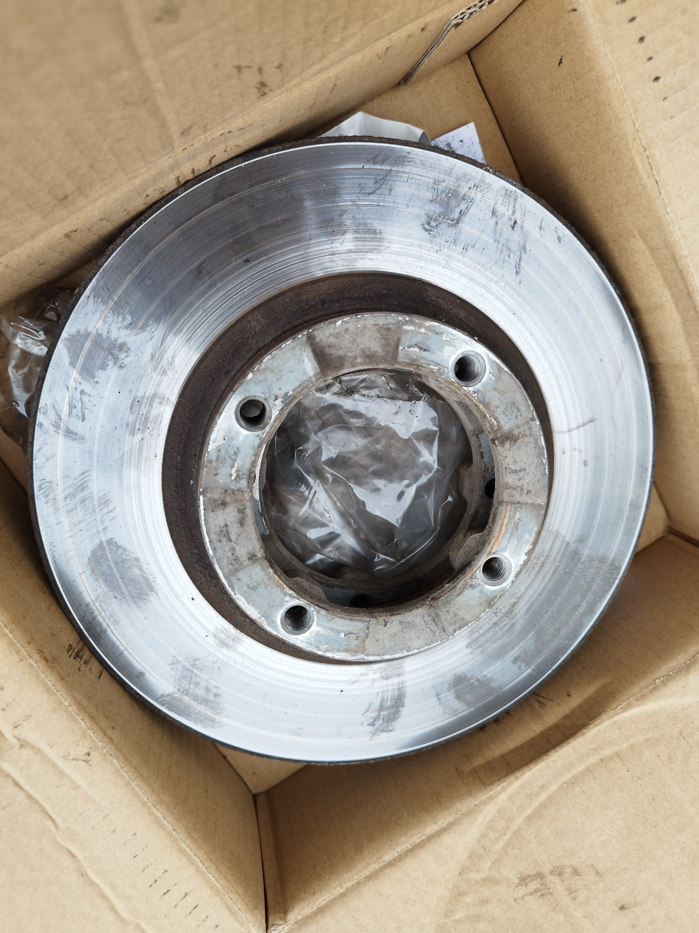 №15 Передние тормозные диски, колодки и ступичные подшипники ...