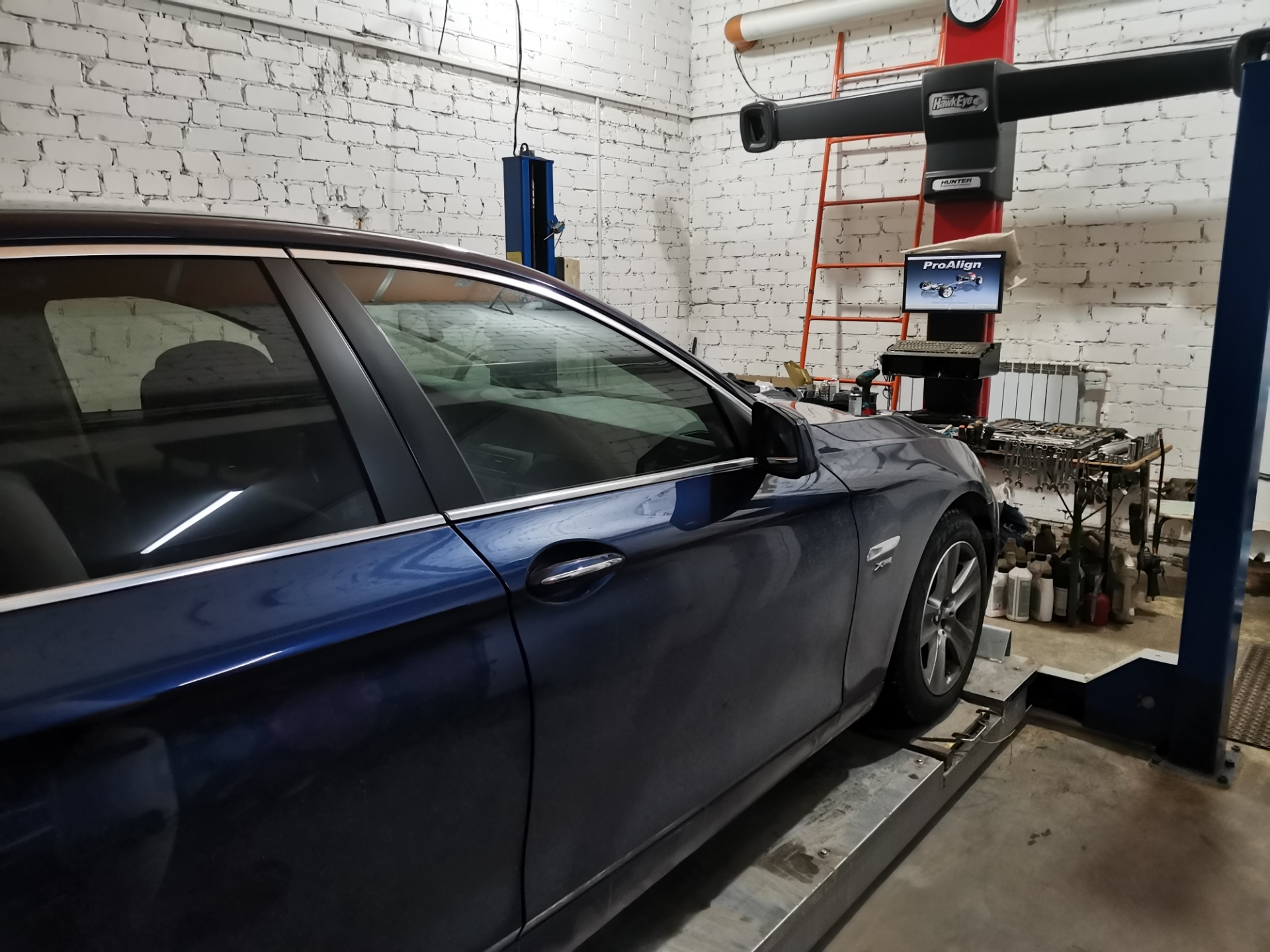 Замена шаровой и нагреватель ной трубки — BMW 5 series (F10), 3 л, 2012 ...