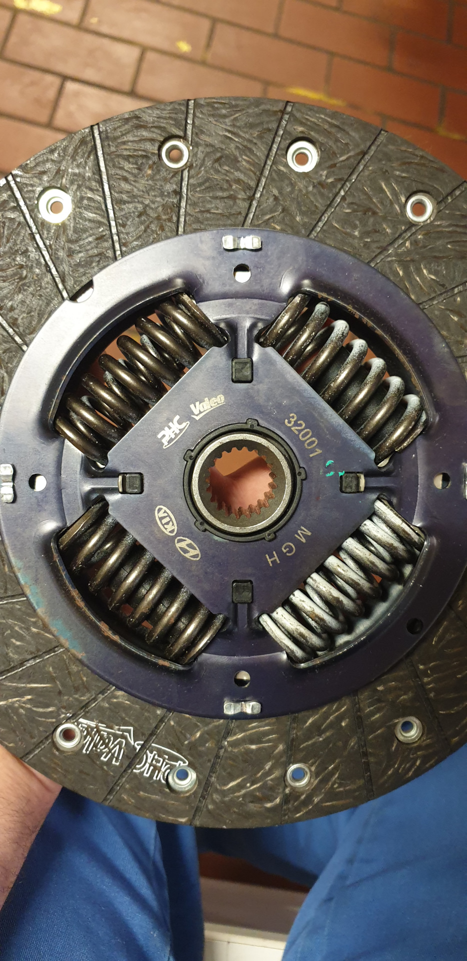 Замена комплекта сцепления, колодки передние, и втуки — KIA Ceed (1G ...