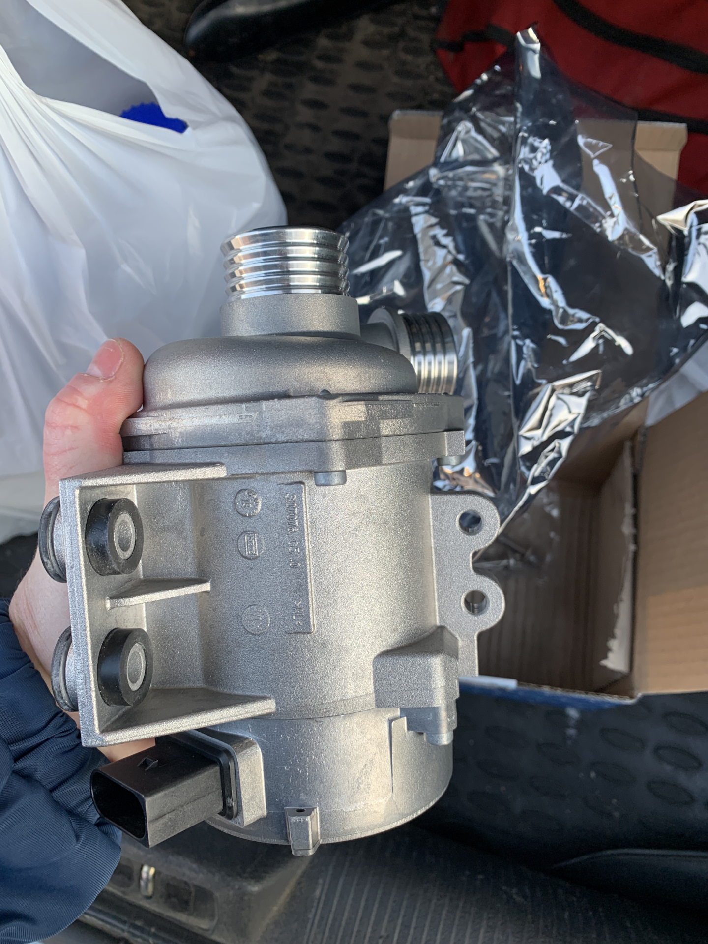 Замена помпы бмв е60 N52B25 — BMW 5 series (E60), 2,5 л, 2006 года ...