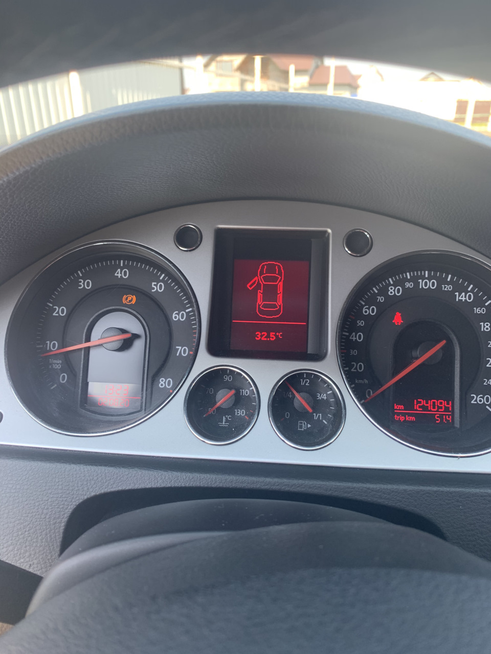 Решение проблемы со стояночным тормозом — Volkswagen Passat B6, 2 л ...