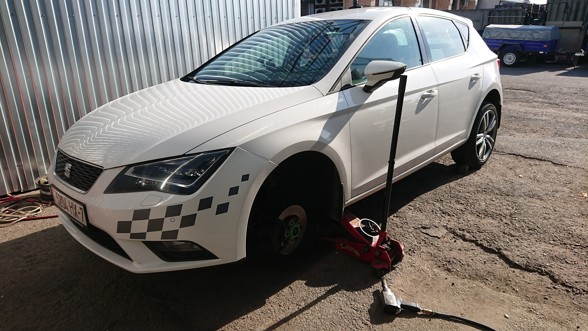 А вот и первый прокол — SEAT Leon (Mk III), 1,2 л, 2013 года | поломка ...