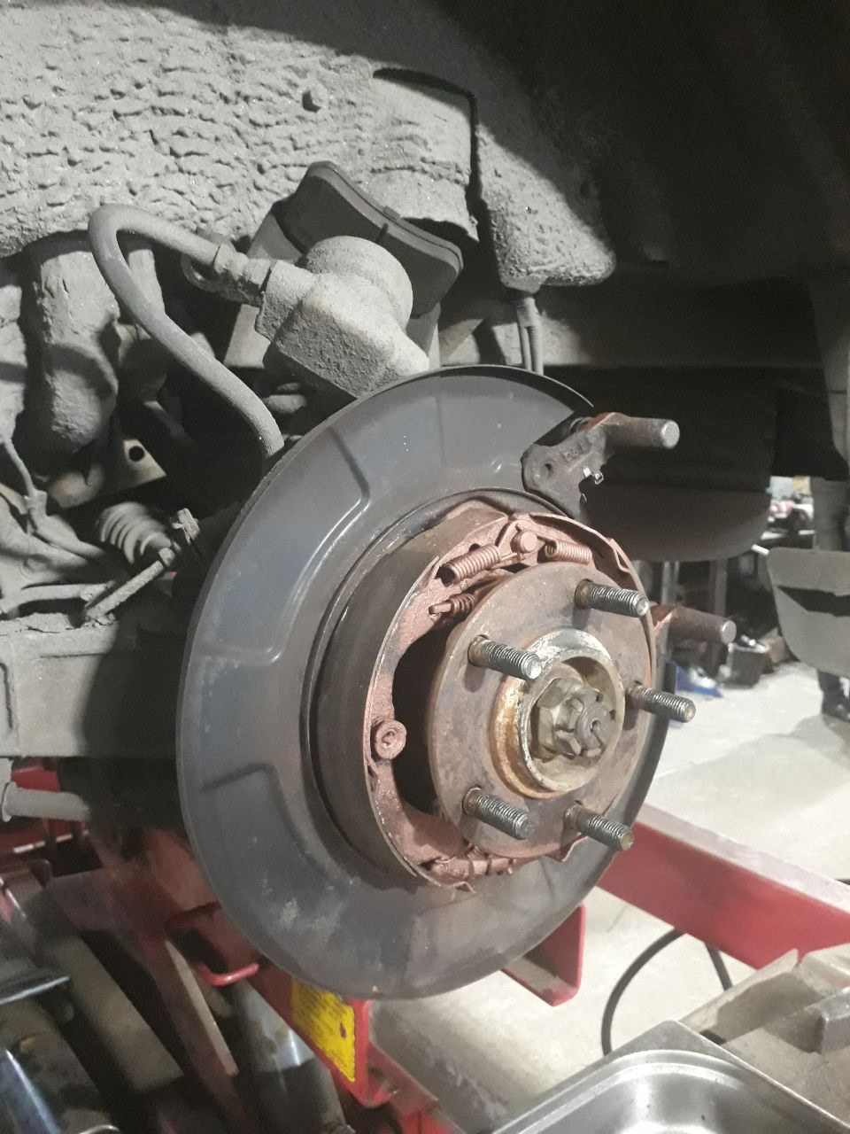 Профилактика в WestGate — Mitsubishi Outlander XL, 2,4 л, 2010 года ...