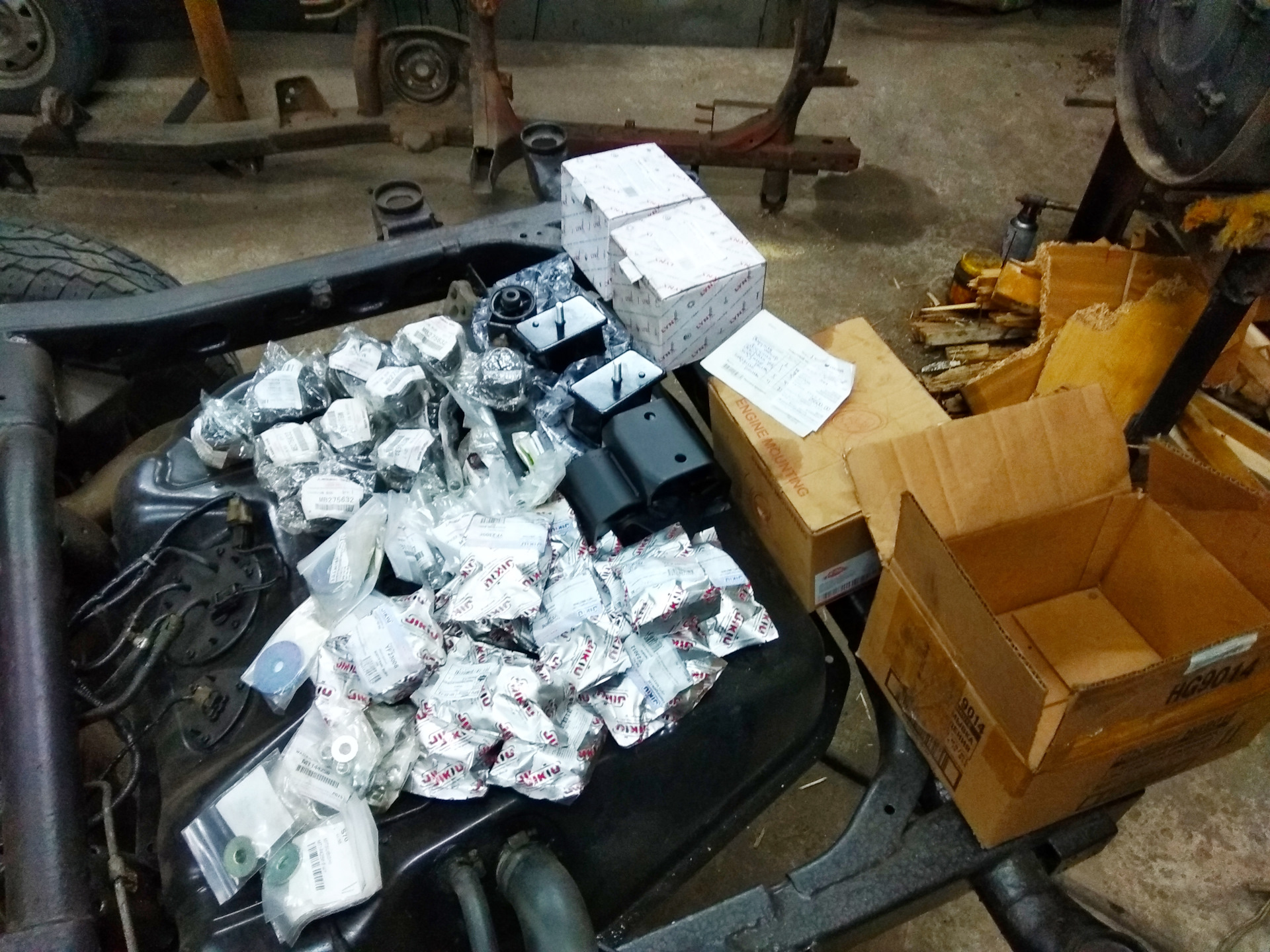 Установка кузова на раму Паджеро 2. Подушки ДВС, АКПП, рамы ...