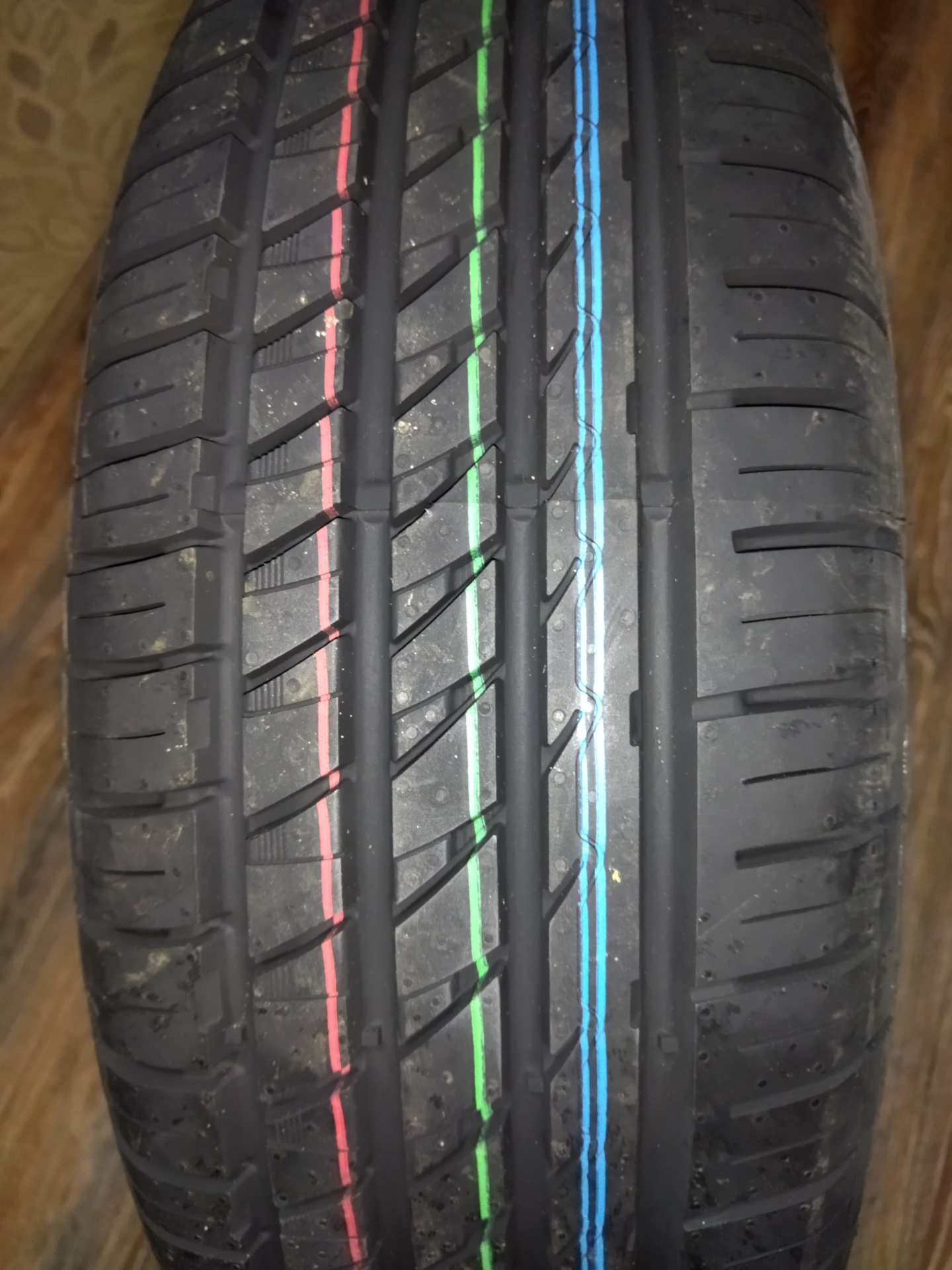 MATADOR MP 85 HECTORRA 4X4 225/65 R17 102H хороший подарок для машины ...