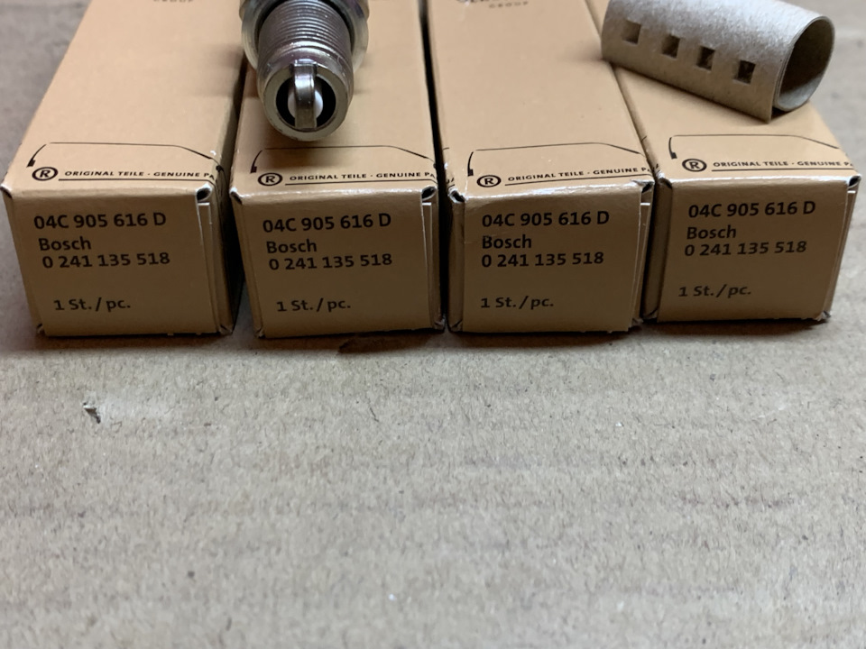 Свечи зажигания VAG 04C905616D EA211 1.6 MPI на Skoda Octavia A7 Mk3 ...