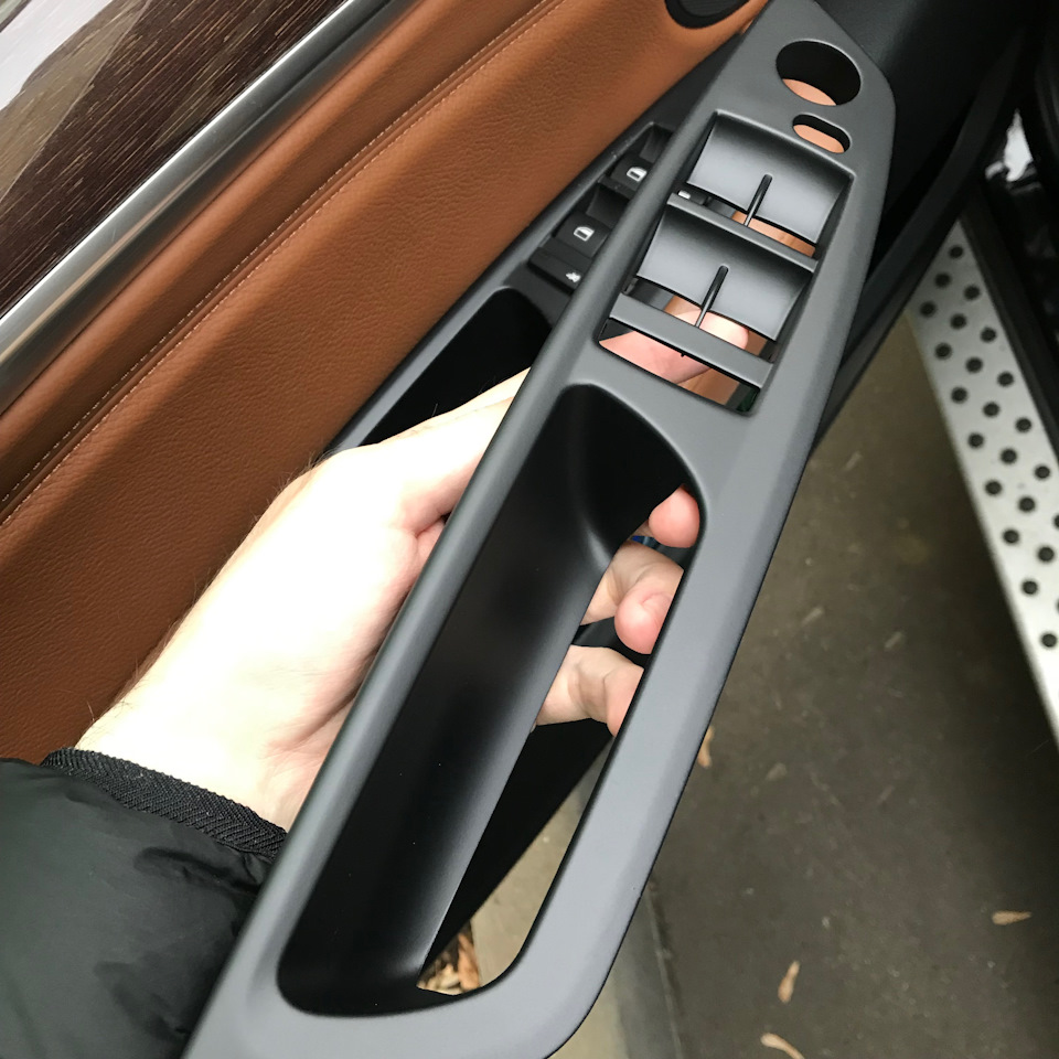 Накладка ниши ручки + заглушка вместо подготовки для телефона — BMW X6 ...