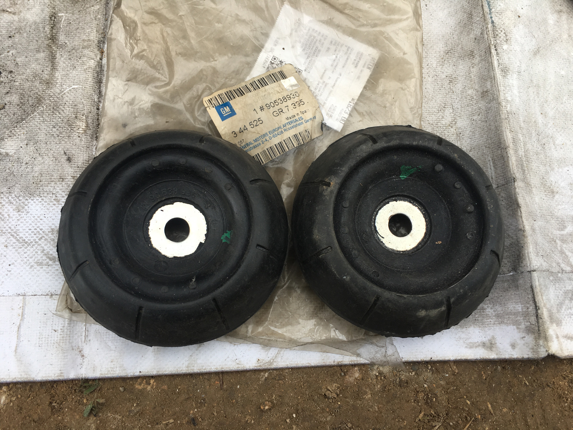 Текучка. Замена передних пружин, опор, пыльника наружного ШРУСа, троса ...