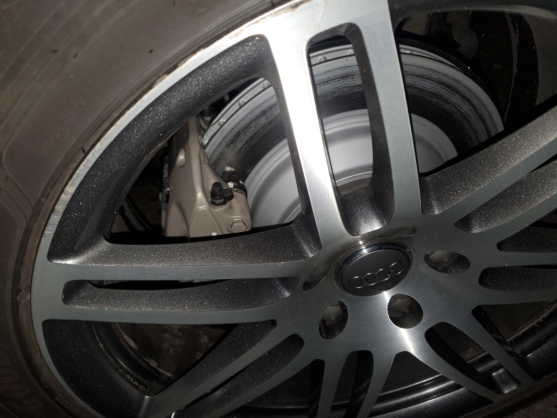 Тормоза 358мм "взад" + замена щитка без снятия ступицы — Audi Q7 (1G ...