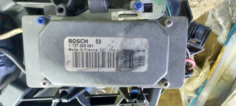 1137328081 Двигатель вентилятора радиатора V70 2 поколение (2000-2005 ...