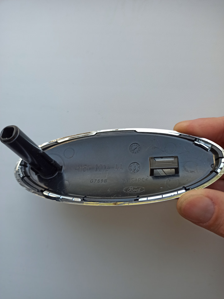 1360719 Эмблема решетки радиатора FOCUS 2 Ford | Запчасти на DRIVE2