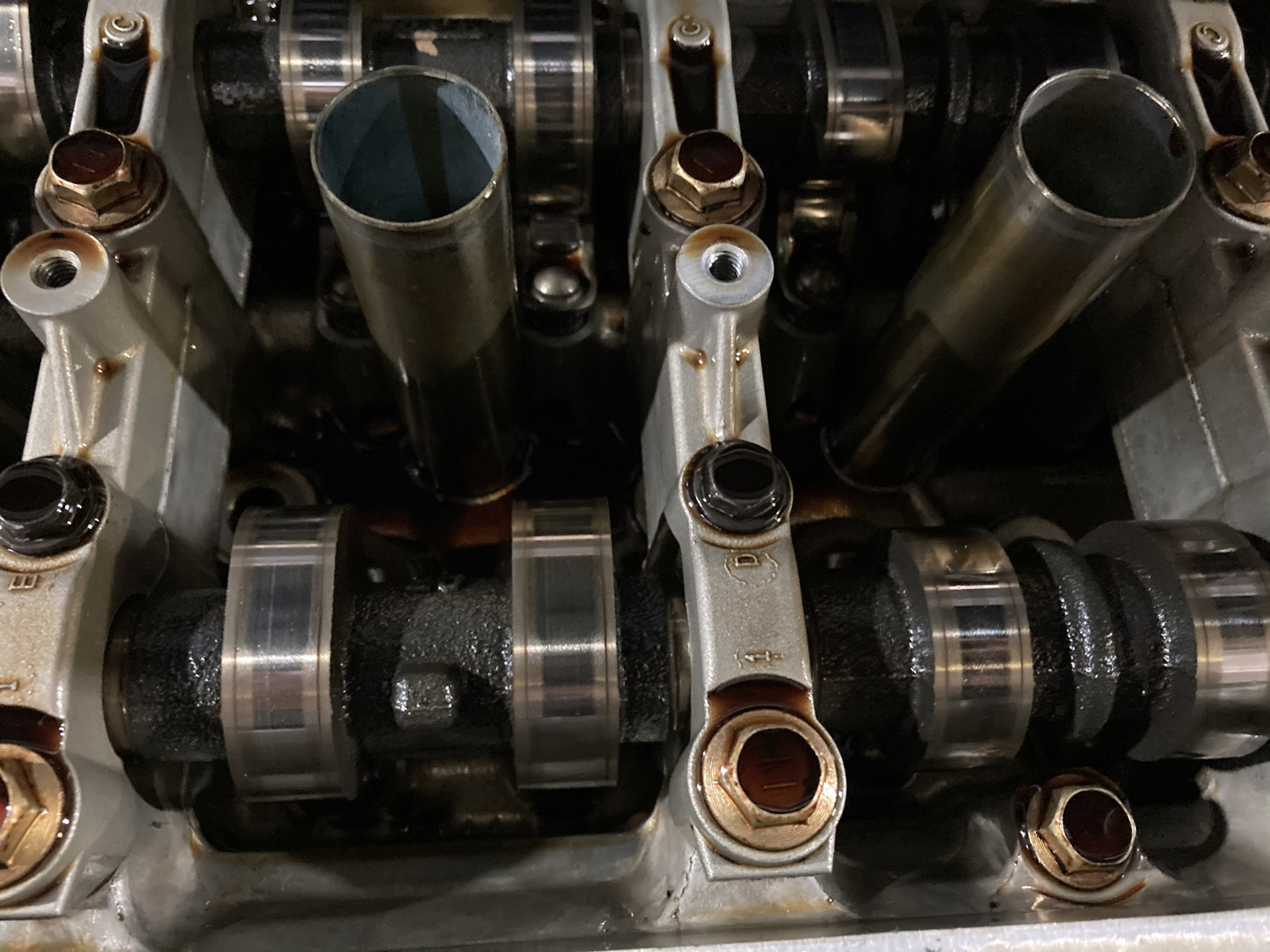 Замена прокладки клапанной крышки — Toyota Camry (XV50), 2,5 л, 2013 ...