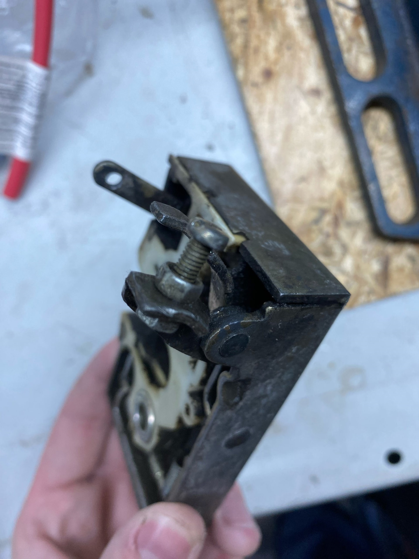 Замена дверного механизма на новый. (Не захлопывается дверь ...