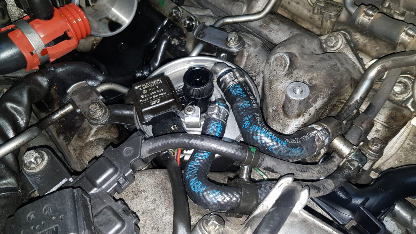 Замена цепи ГРМ, передних тормозов и антифриза, топливной трубки и ВКГ ...