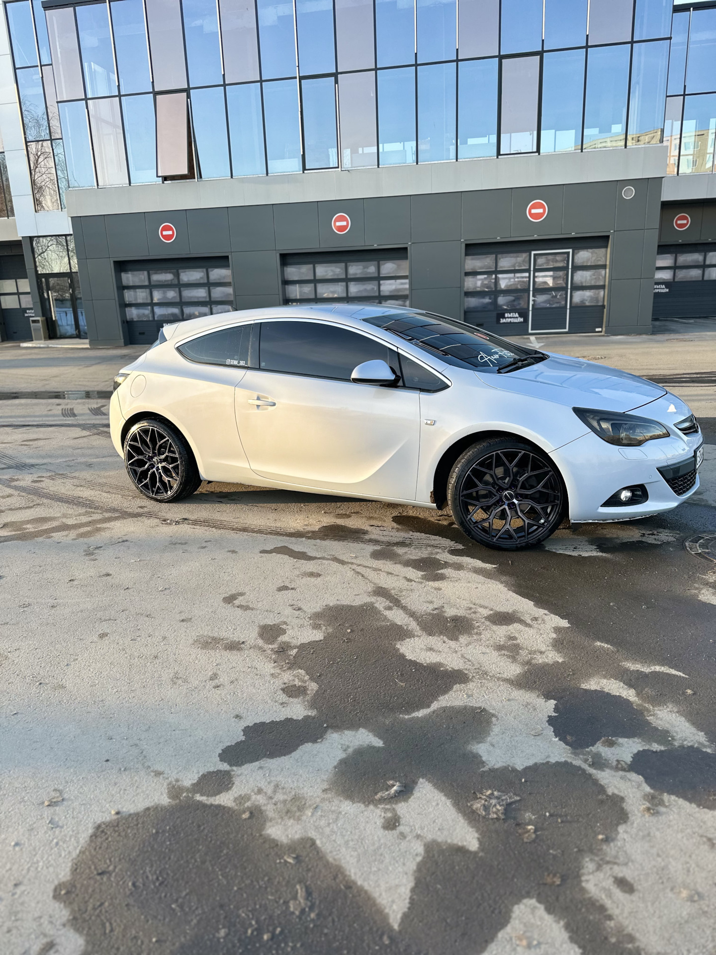 На летних дисках Opel Astra j gtc — Opel Astra J GTC, 1,6 л, 2012 года ...