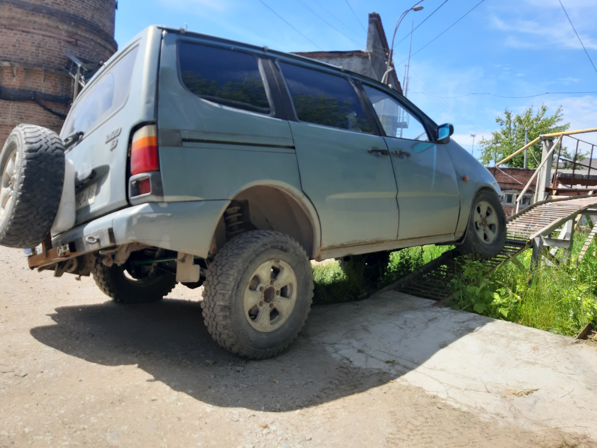 Вывесил в диагоналку — Lada 2120 Надежда, 1,8 л, 2004 года | тест-драйв ...