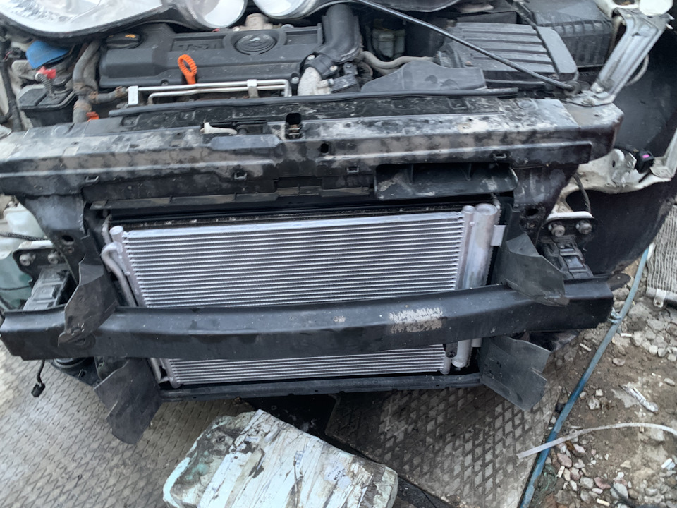 Поменял радиатор кондицеонера — Skoda Yeti, 1,4 л, 2013 года | визит на ...
