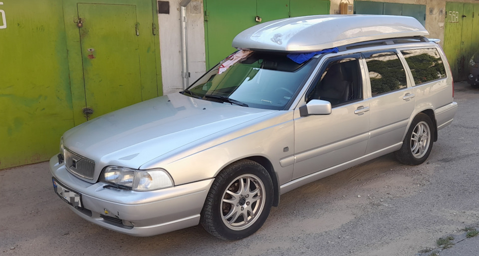 Багажник на крышу — Volvo V70 I, 2,4 л, 2000 года | аксессуары | DRIVE2