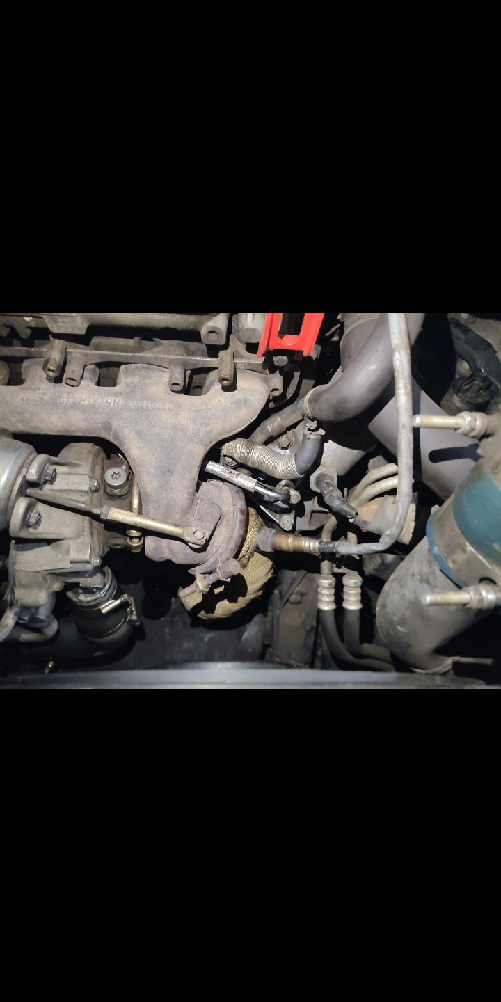 трубка подачи масла на турбину — Opel Astra J GTC, 1,4 л, 2013 года ...