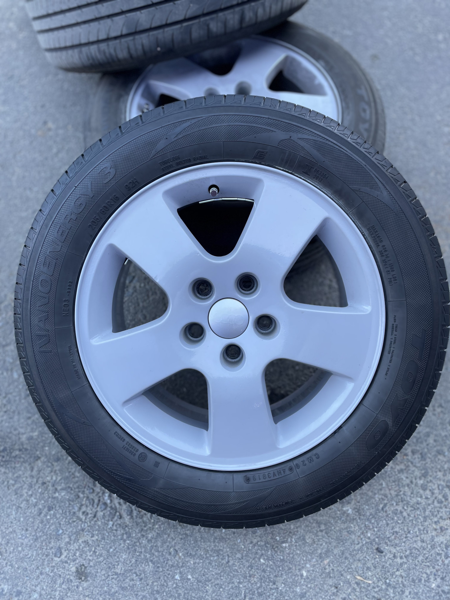 Литье r16 vs r17 — Skoda Superb Combi (Mk2), 2 л, 2012 года | колёсные ...