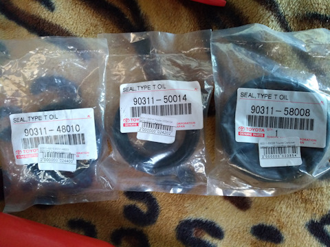 9031158008 Сальник раздатки RR TY FJ80/FZJ80/HDJ81/HZJ81 90-98, HDJ101 ...