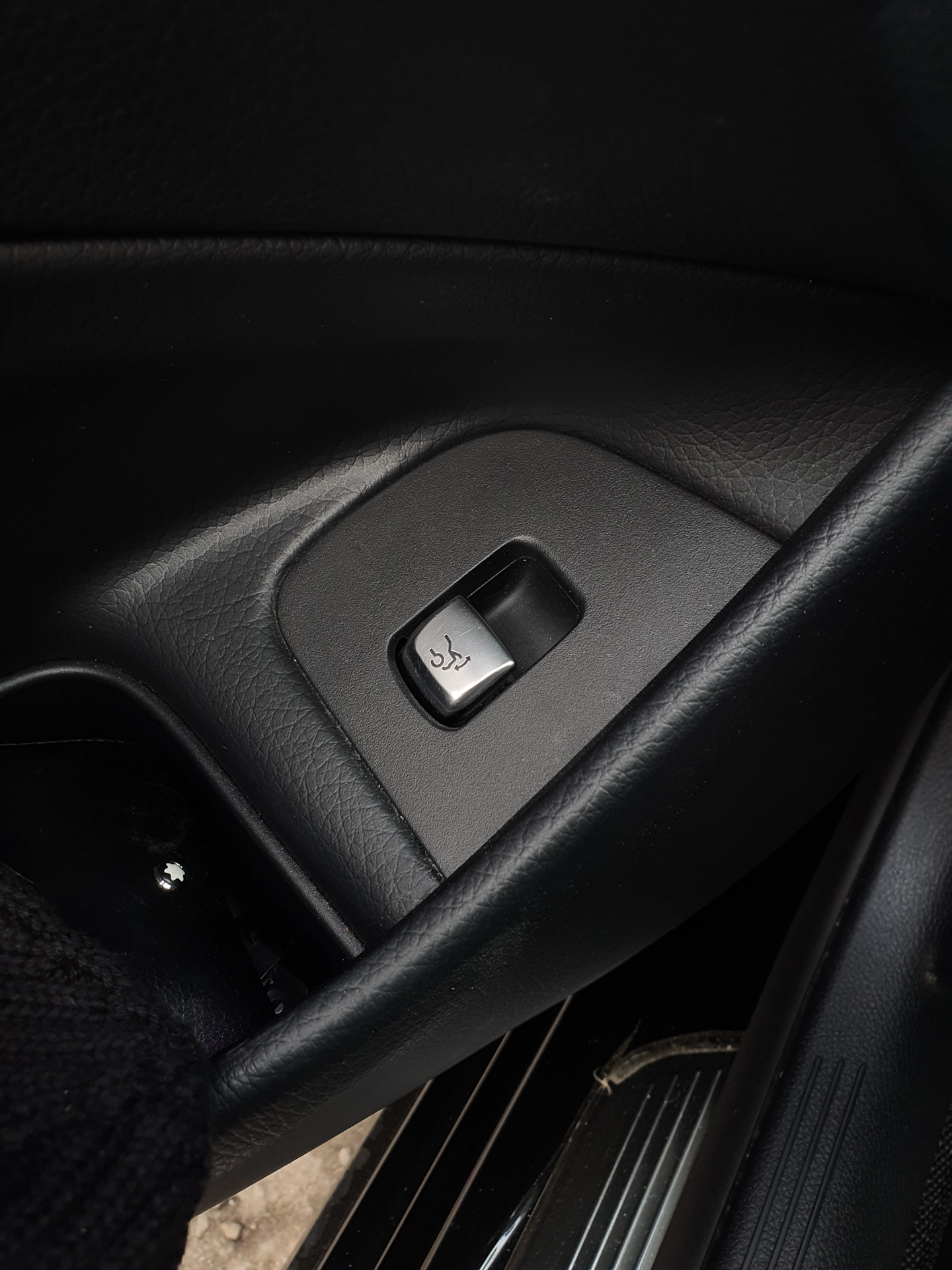 Опция 881. Электропривод крышки багажника. — Mercedes-Benz E-Class ...