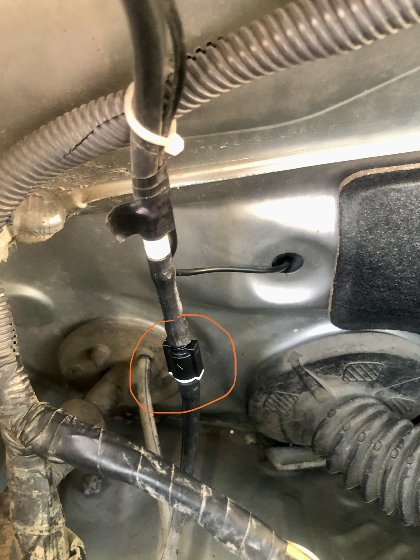 💦Клапан на омыватель лобового стекла — Toyota Land Cruiser Prado 120-series, 2,7 л, 2005 года ...