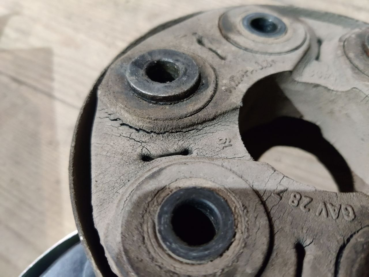 Замена передней муфты кардана — Skoda Octavia Combi A4 Mk1, 1,8 л, 2006 ...