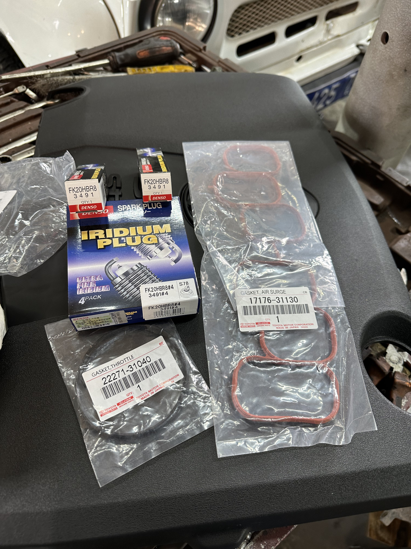 Замена свечек на v6 — Toyota Camry (XV70), 3,5 л, 2018 года | плановое ...