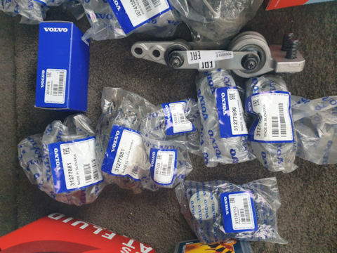 31277881 Подвеска, рычаг независимой подвески колеса Volvo | Запчасти ...