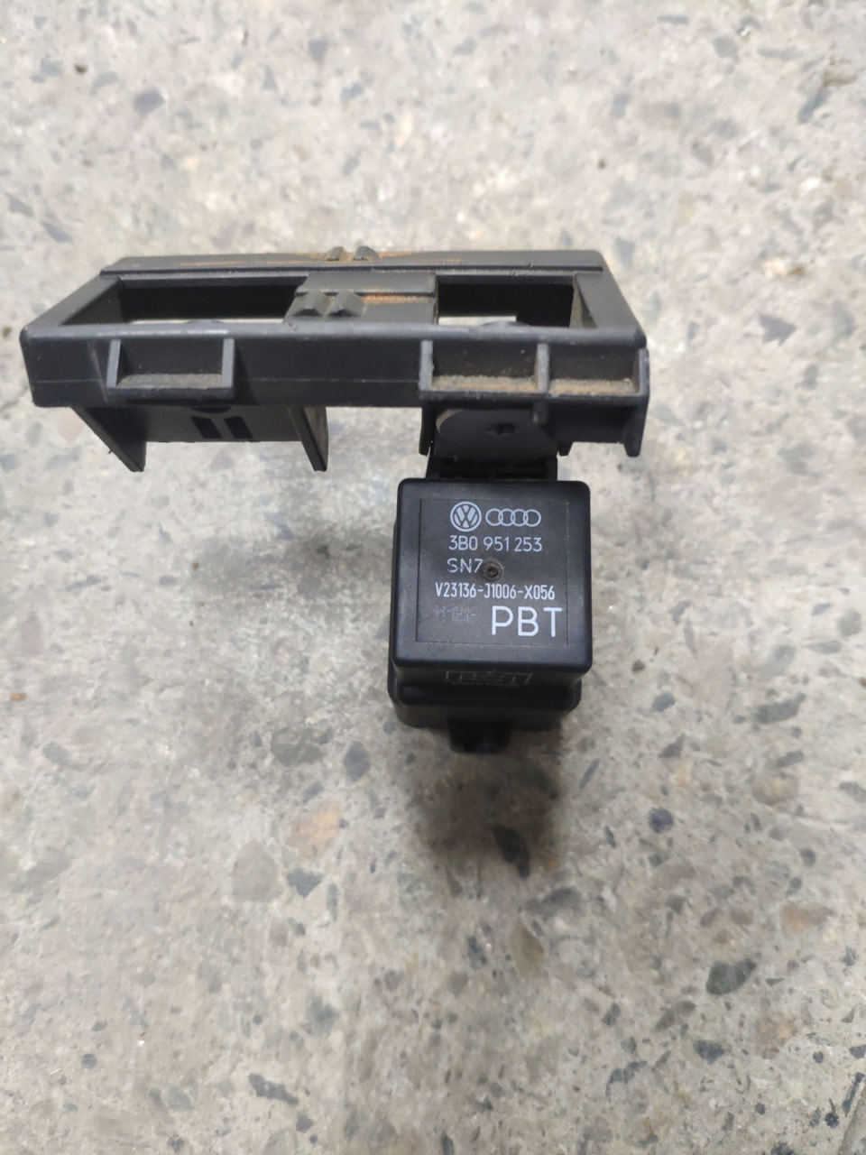 3B0951253 Реле с замыкающим контактом VAG | Запчасти на DRIVE2