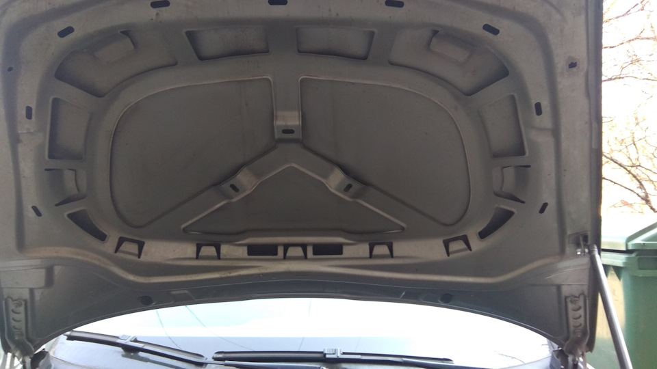 Шумоизоляция капота. — Skoda Octavia A5 Mk2, 1,8 л, 2011 года ...