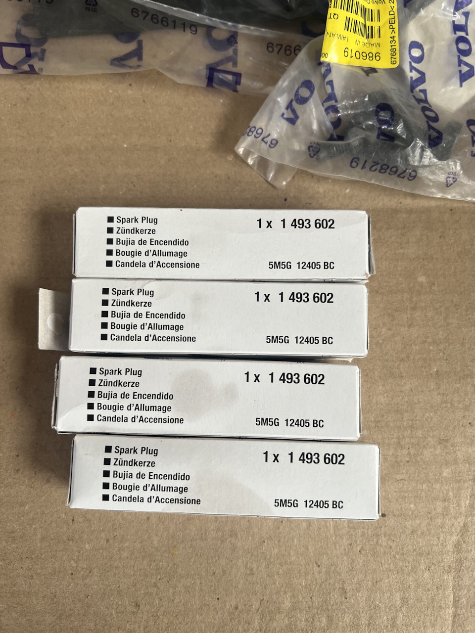 Замена свечей зажигания/крышка Volvo — Ford Focus Hatchback II, 1,6 л ...