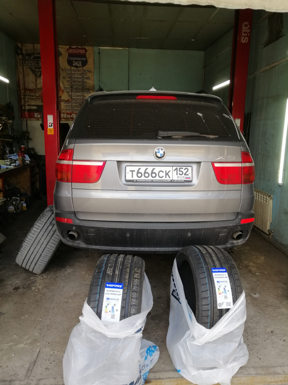 Новые булки — BMW X5 (E70), 3 л, 2008 года | шины | DRIVE2