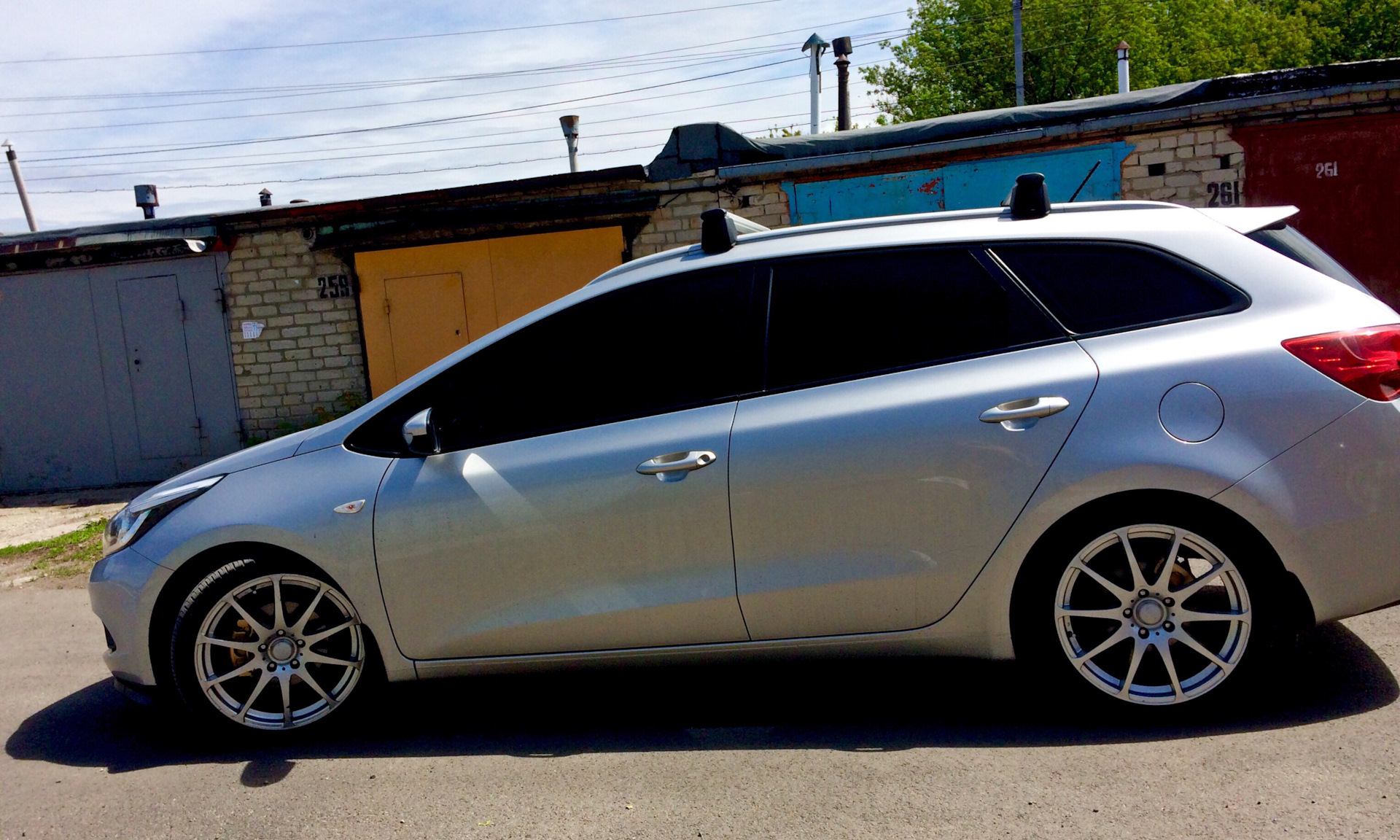 Занижение «-30» — KIA Ceed SW (2G), 1,6 л, 2013 года | стайлинг | DRIVE2