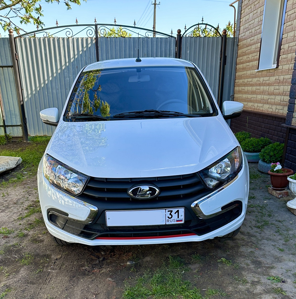 Красная полоска (типо Drive Active) — Lada Гранта Лифтбек (2G), 1,6 л, 2023 года | стайлинг | DRIVE2