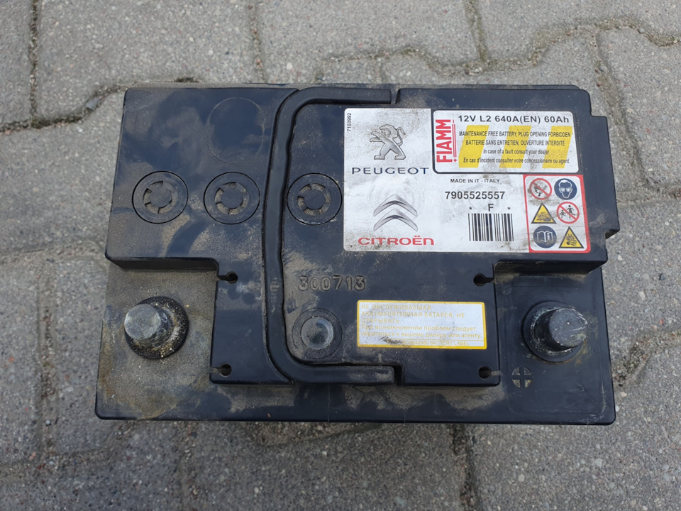 Замена аккумулятора — Citroen C4 L, 1,6 л, 2013 года | поломка | DRIVE2