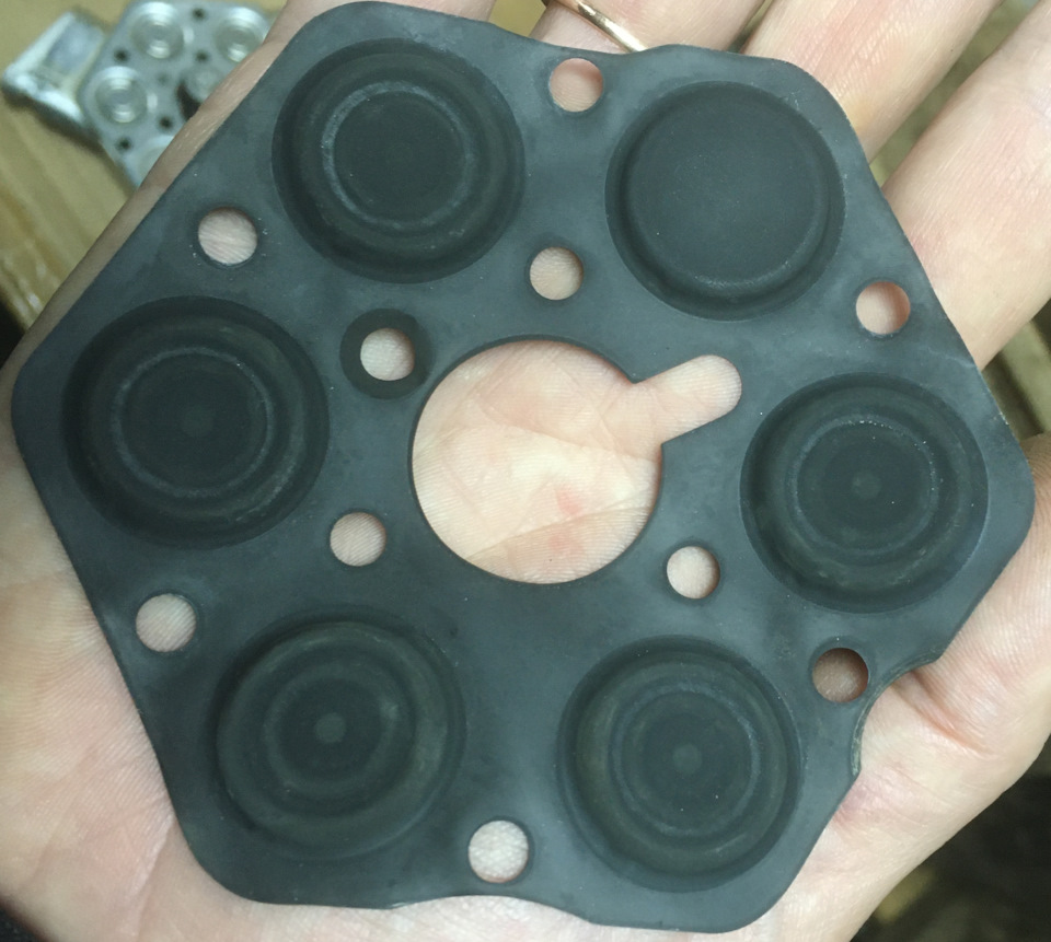 Чистка дозатора KE-Jetronic часть 4 — Audi 100 (C3), 2,3 л, 1989 года ...