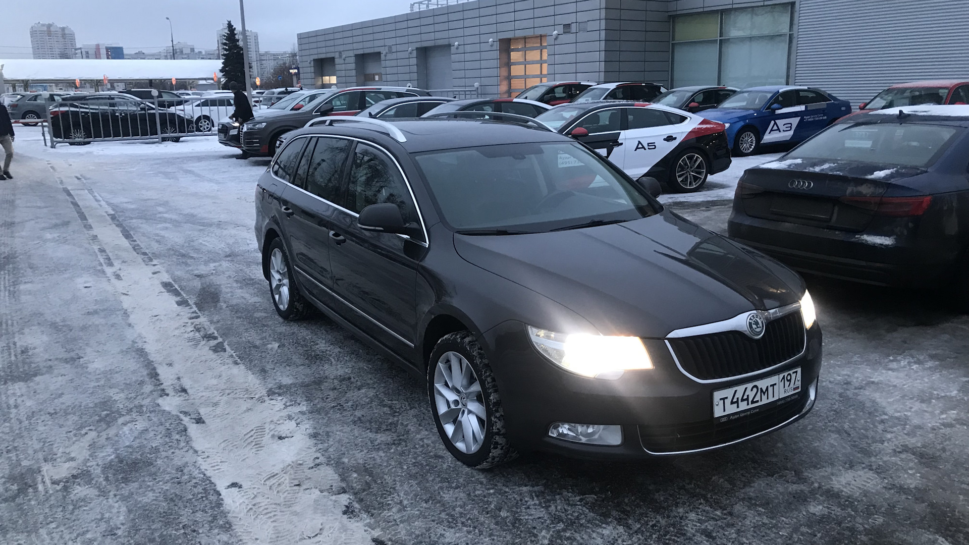 Skoda Superb Combi (Mk2) 2.0 бензиновый 2011 | на DRIVE2
