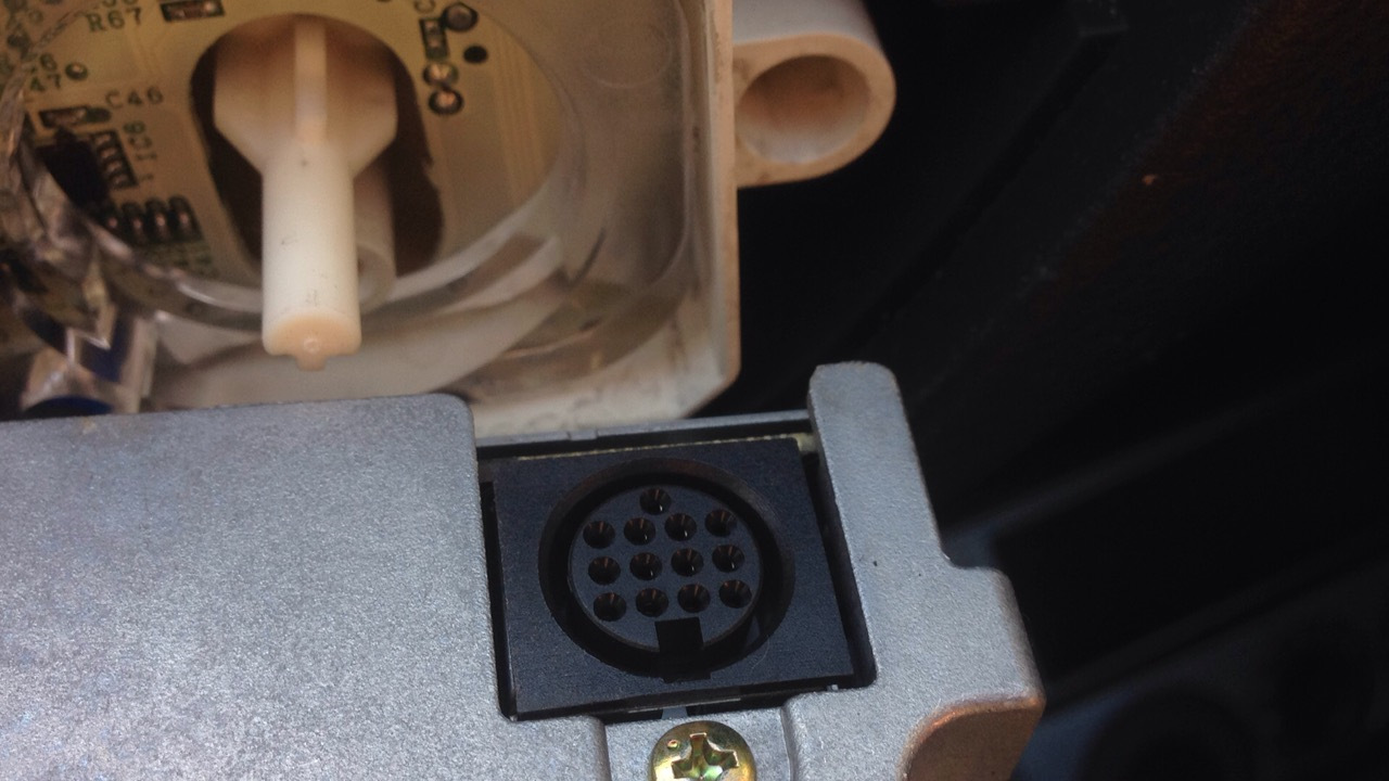 Хочу флэшку в сток магнитолу и маленько дособирал мелочевку ...