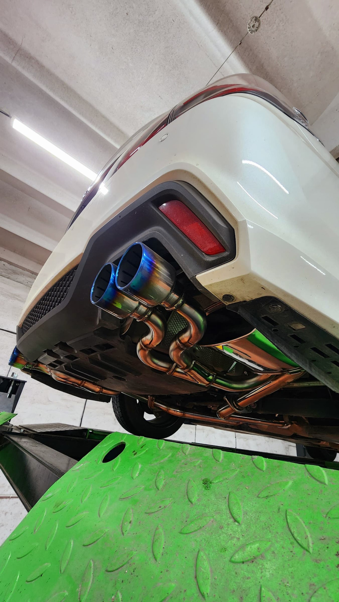 HKS Super Turbo Muffler installation — Toyota Crown (S220), 2 л, 2020 ...