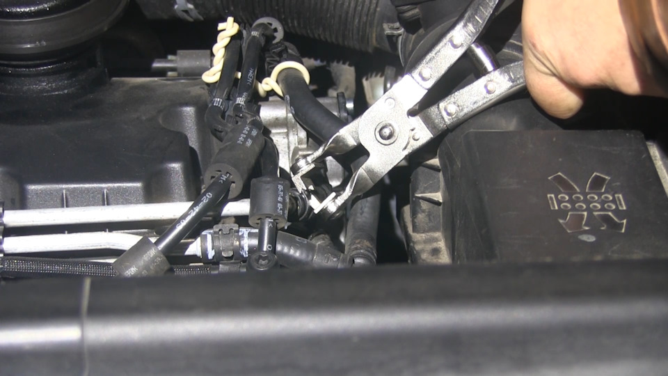 Съемник хомутов топливных шлангов (VAG) VW Touran VW Golf VW Passat VW ...