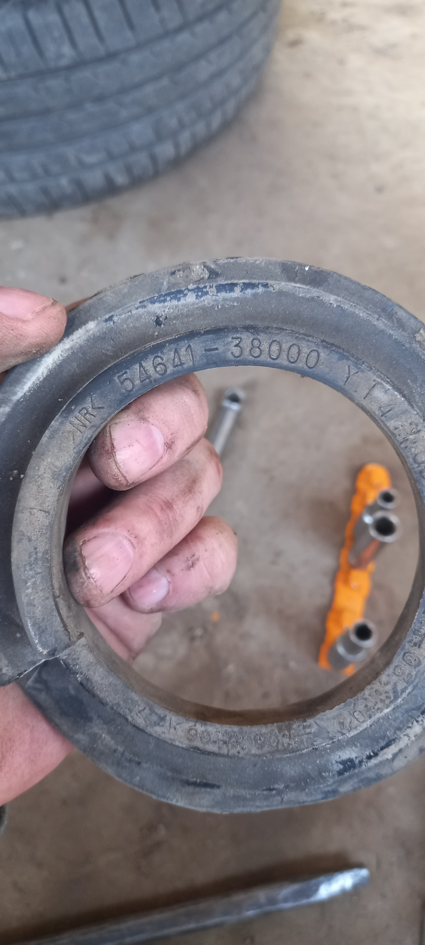 Установка резиновых опор (проставок) от хендай соната EF — Dodge ...