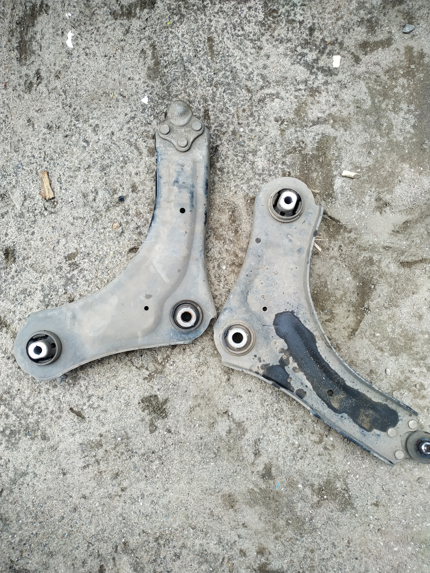 Заменил рычаги. — Renault Grand Scenic III, 1,5 л, 2015 года | запчасти ...